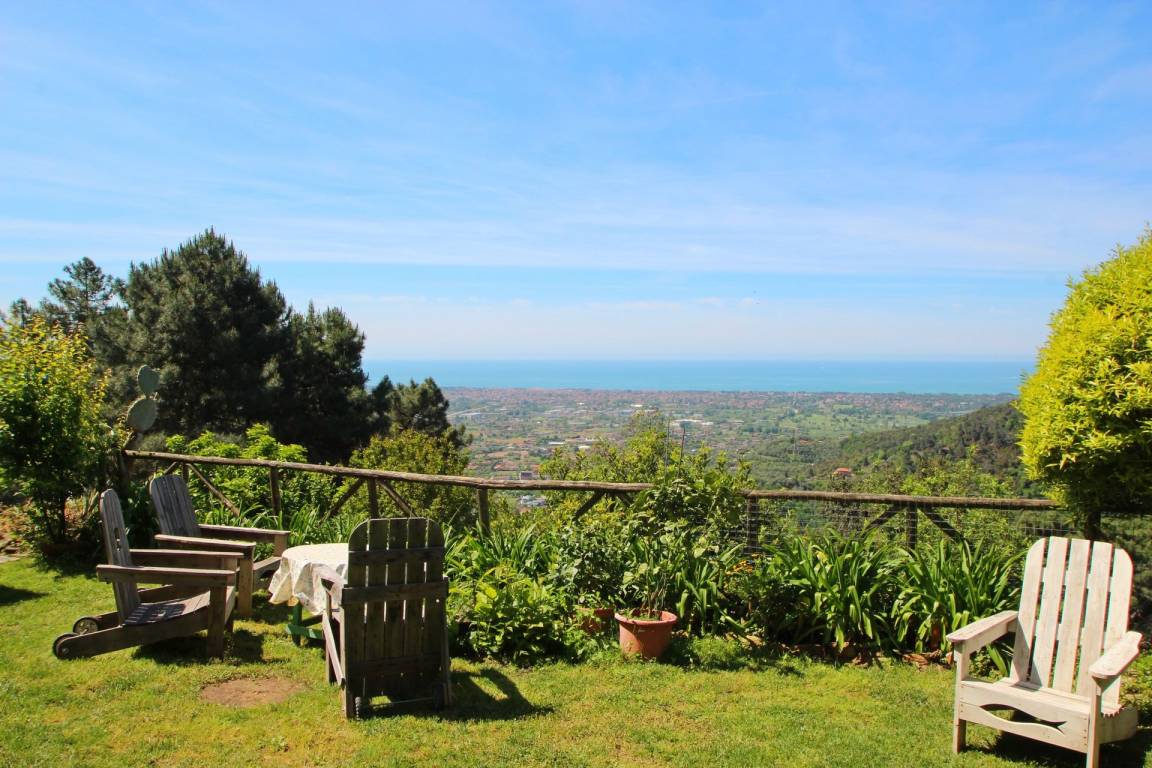 140 M² House ∙ 4 Bedrooms ∙ 8 Guests - Pietrasanta