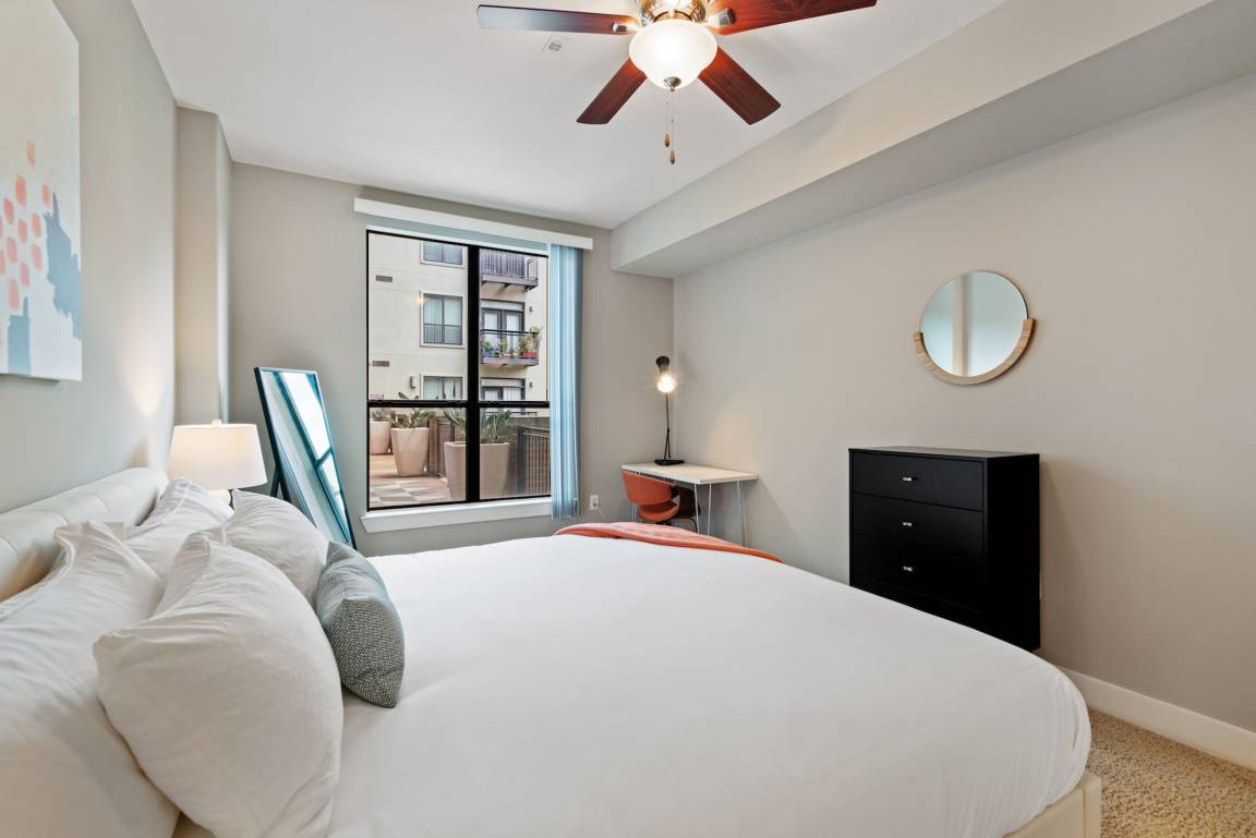 98 M² Apartment ∙ 2 Bedrooms ∙ 5 Guests - The Colony, TX
