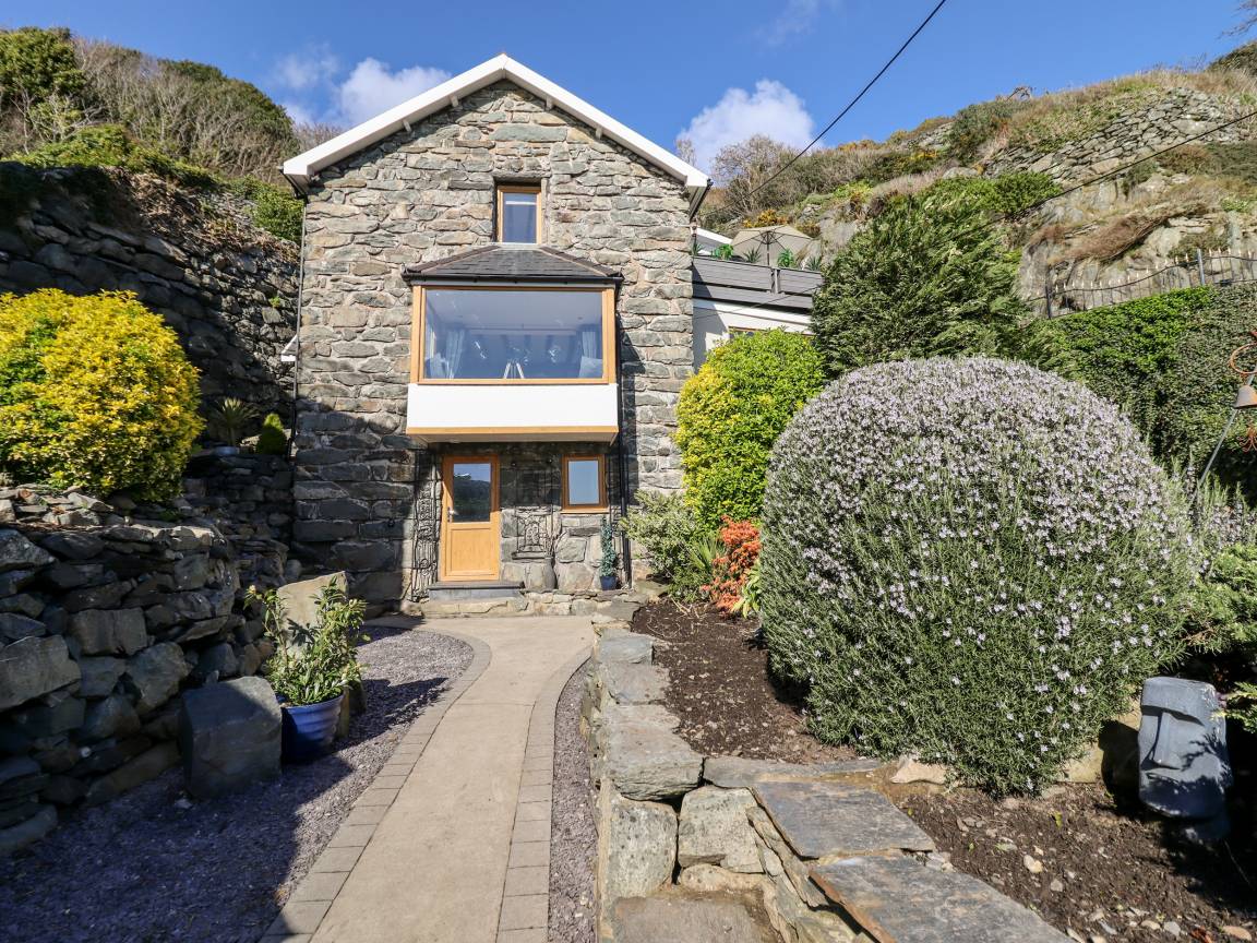 Cottage ∙ 4 Bedrooms ∙ 8 Guests - Tal-y-bont