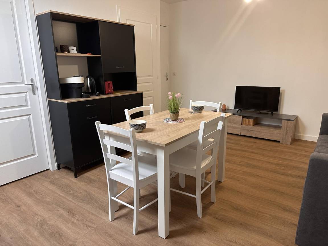 38 M² Gîte ∙ 2 Chambres ∙ 4 Personnes - Loire