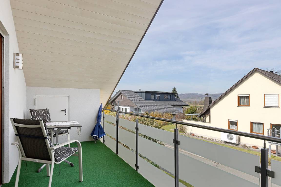 84 M² Huoneisto ∙ 2 Makuuhuonetta ∙ 3 Vierasta - Singen