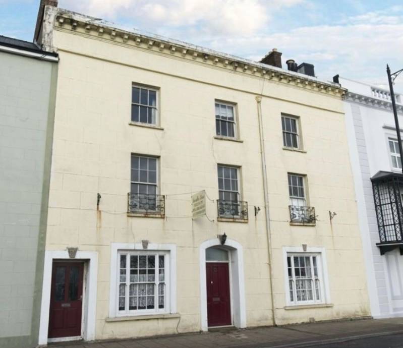 359 M² House ∙ 6 Bedrooms ∙ 12 Guests - Haverfordwest