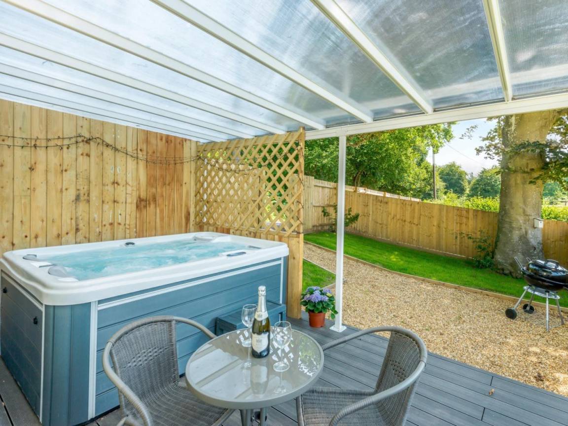 House ∙ 1 Bedroom ∙ 2 Guests - Ringwood