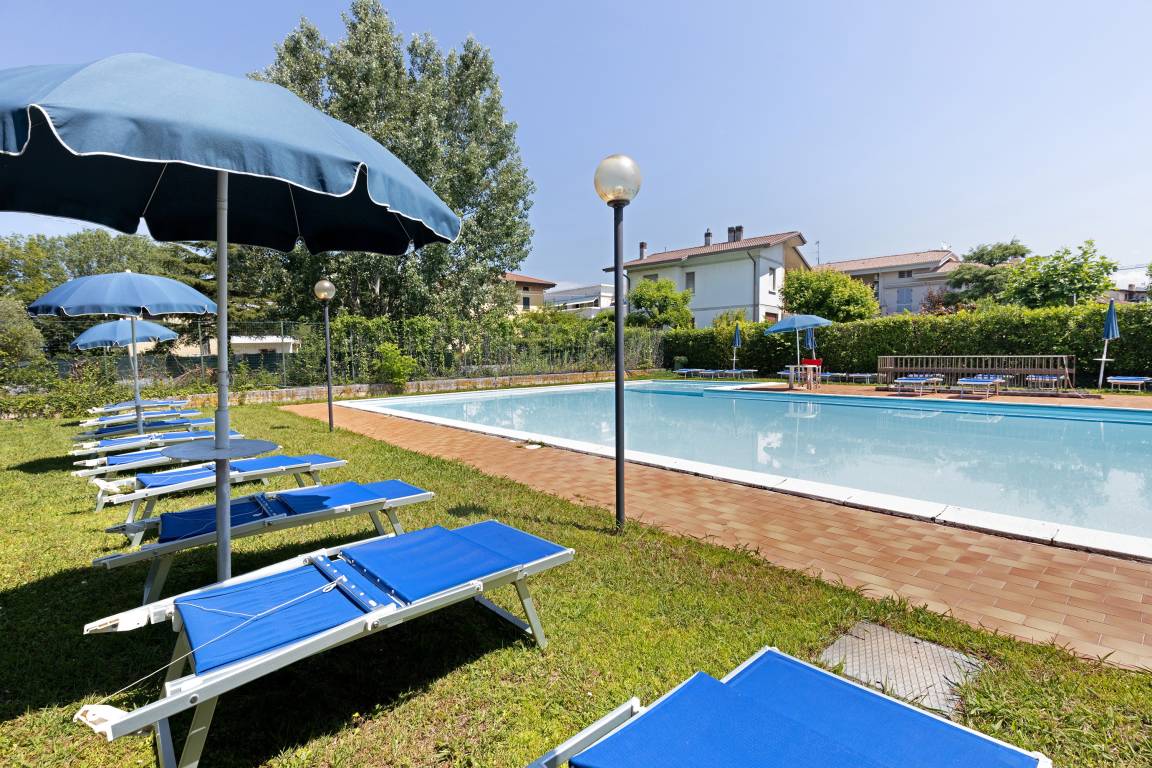 75 M² Appartamento Vacanza ∙ 1 Camera Da Letto ∙ 5 Ospiti - Desenzano del Garda