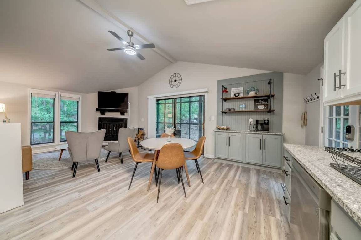 62 M² Cabin ∙ 2 Bedrooms ∙ 4 Guests - West Virginia