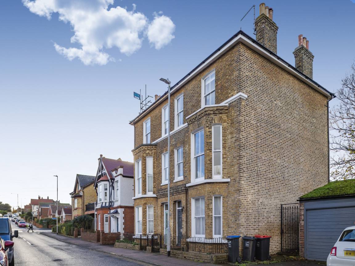 Cottage ∙ 4 Bedrooms ∙ 8 Guests - Broadstairs