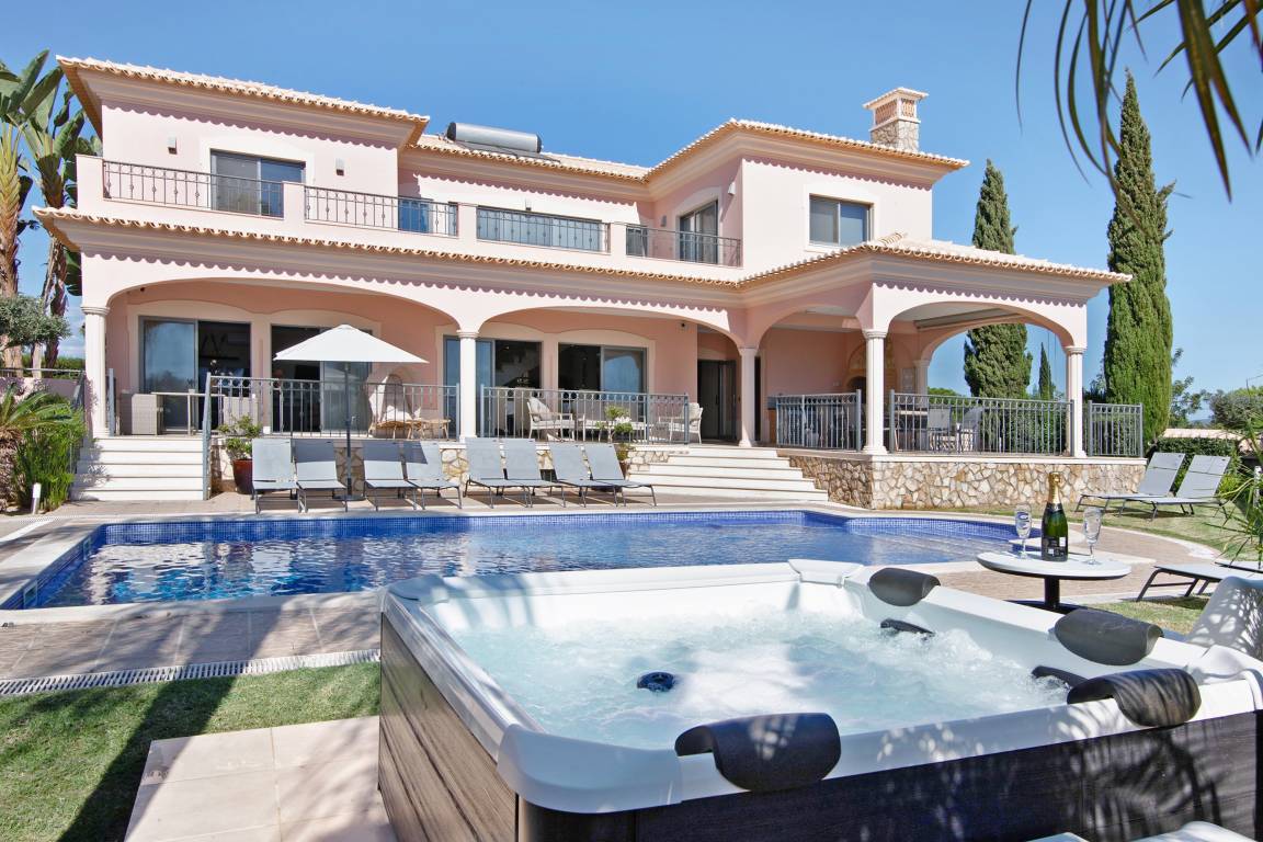 450 M² Villa ∙ 6 Bedrooms ∙ 12 Guests - Vilamoura