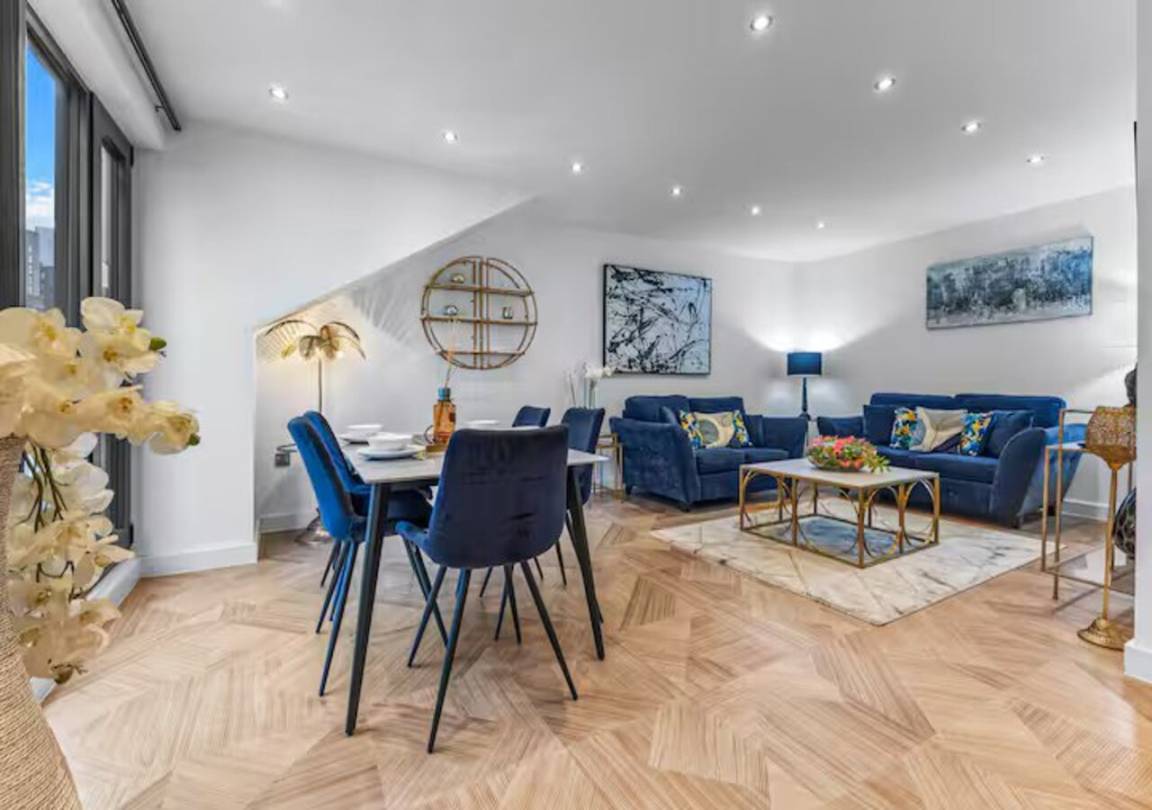 93 M² Apartment ∙ 2 Bedrooms ∙ 4 Guests - Manchester