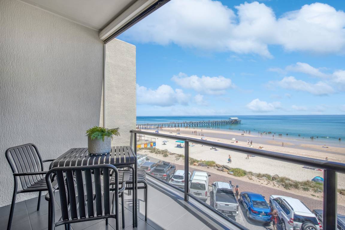 98 M² Apartment ∙ 2 Bedrooms ∙ 4 Guests - Port Adelaide