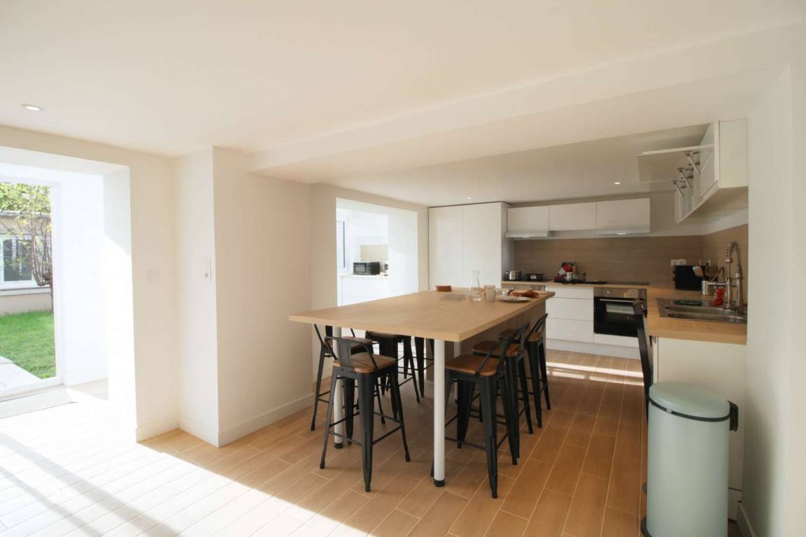 230 M² House ∙ 9 Bedrooms ∙ 18 Guests - Le Mans