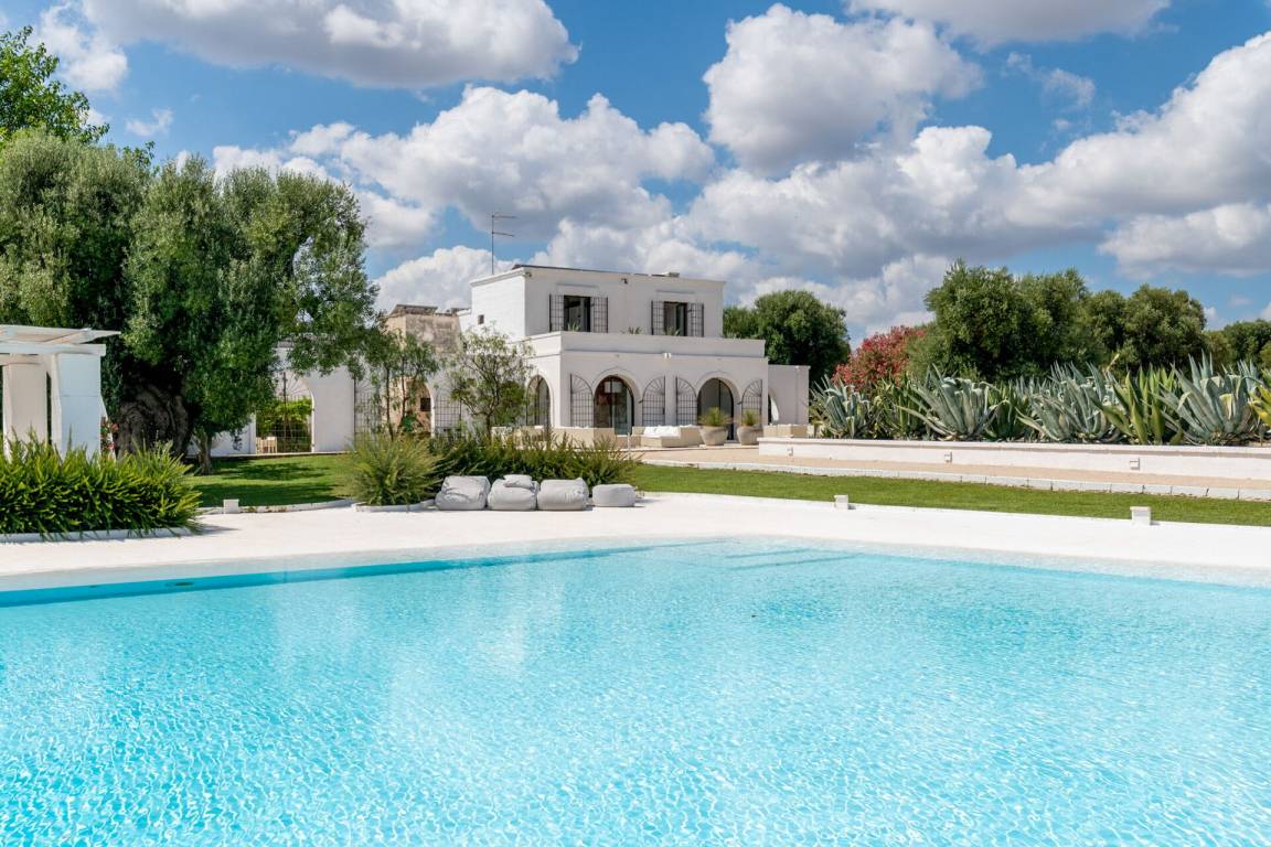 600 M² Villa ∙ 9 Bedrooms ∙ 18 Guests - Ostuni