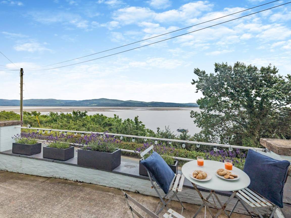 Cottage ∙ 4 Bedrooms ∙ 8 Guests - Tywyn