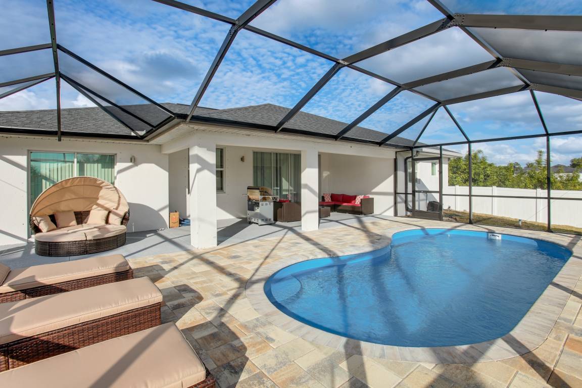 209 M² House ∙ 4 Bedrooms ∙ 8 Guests - Lehigh Acres, FL
