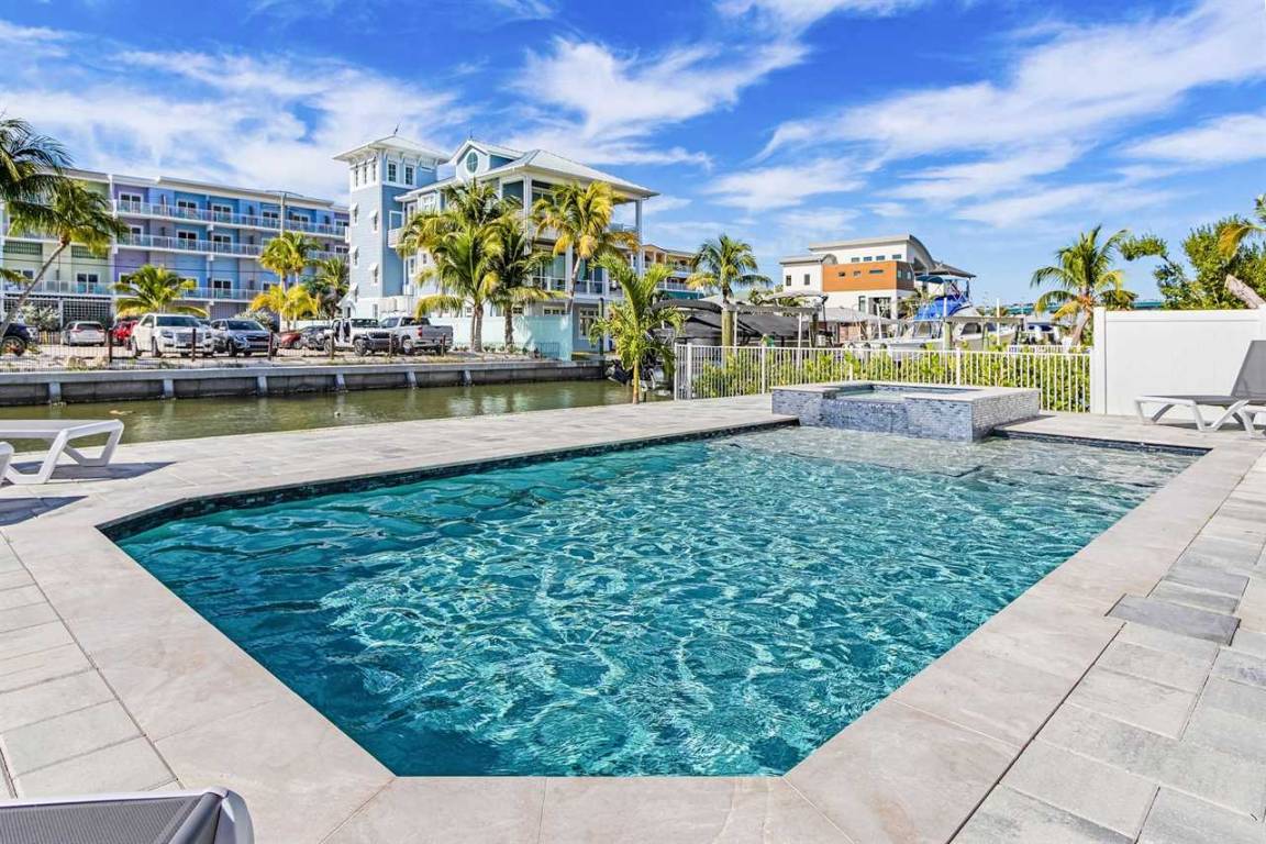 321 M² House ∙ 6 Bedrooms ∙ 14 Guests - Fort Myers Beach, FL