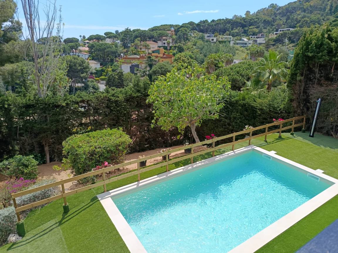 180 M² Villa ∙ 5 Chambres ∙ 11 Personnes - Blanes