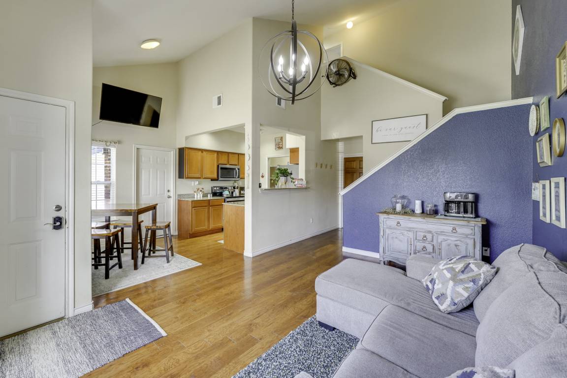 111 M² Apartment ∙ 2 Bedrooms ∙ 6 Guests - Oklahoma
