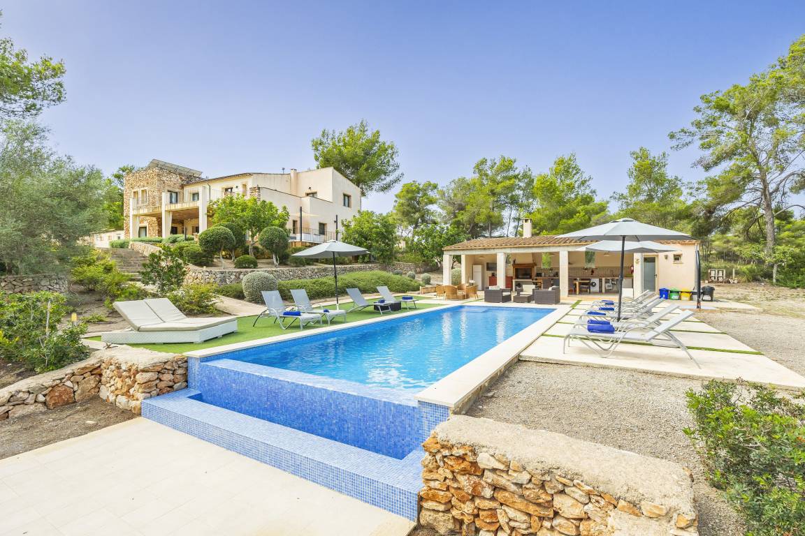 557 M² Villa ∙ 5 Bedrooms ∙ 10 Guests - Cala d'Or