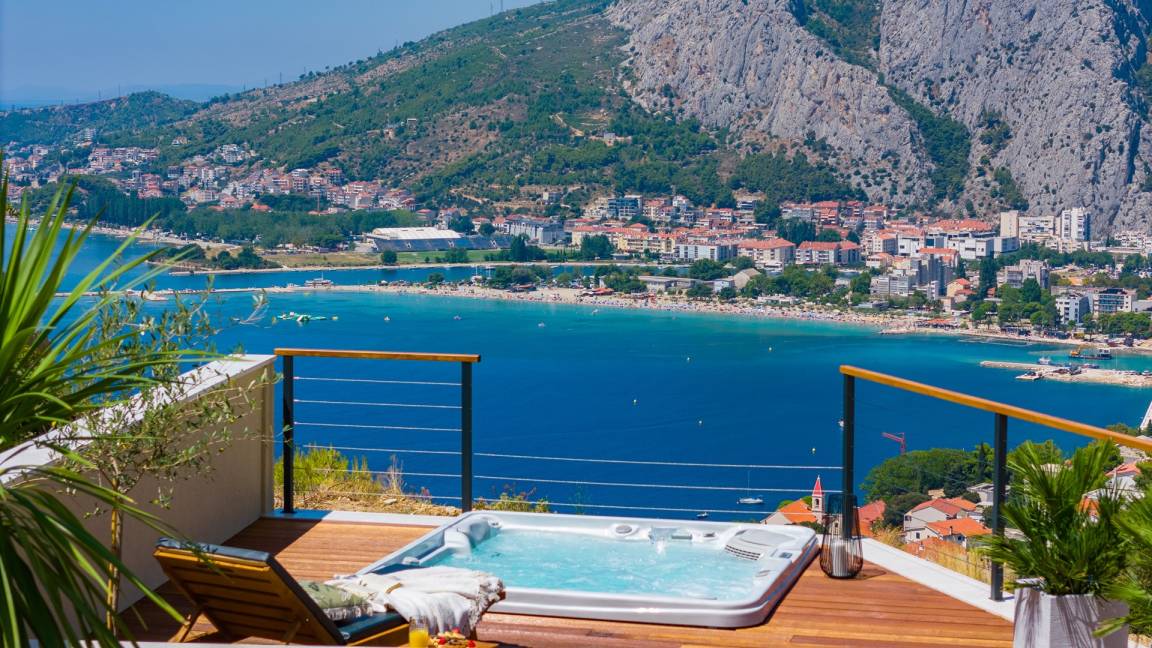 260 M² Villa ∙ 4 Habitaciones ∙ 8 Huéspedes - Omiš