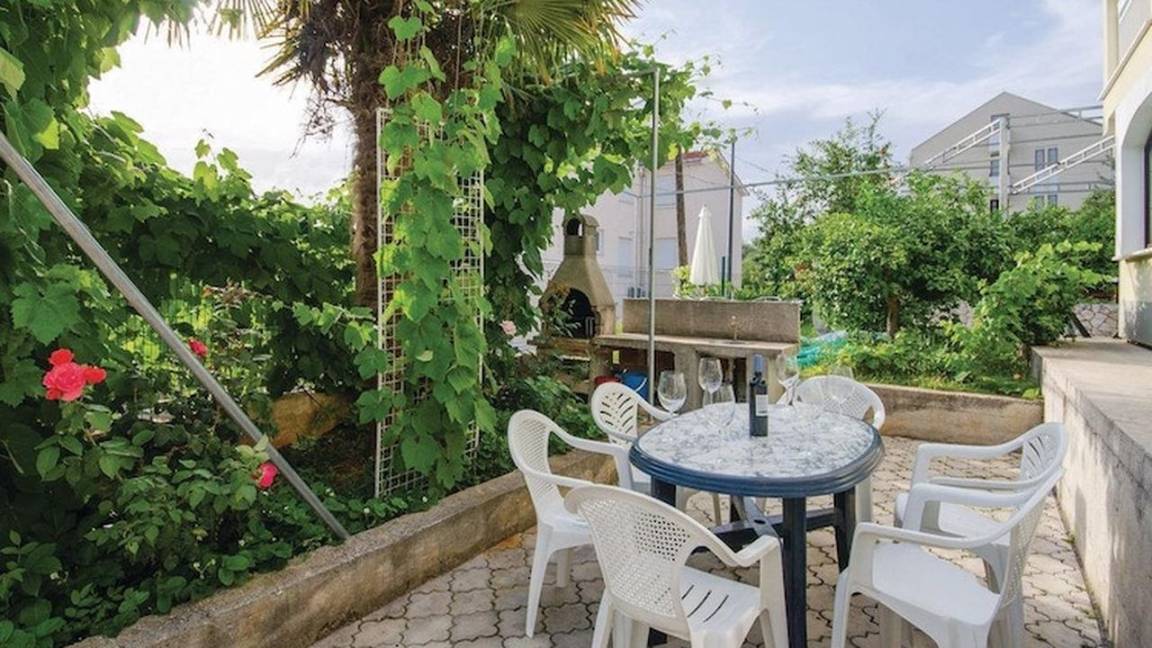 48 M² Ferienwohnung ∙ 2 Schlafzimmer ∙ 3 Gäste - Trogir