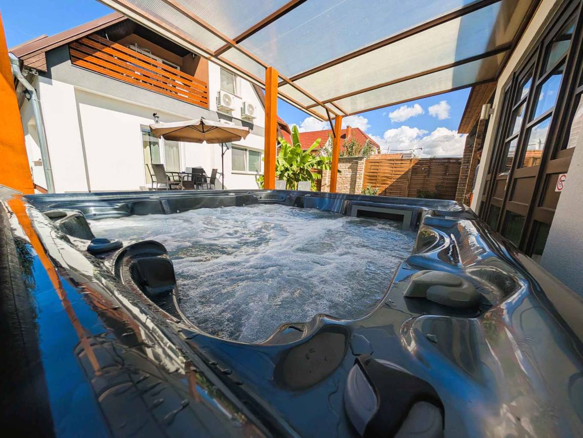 76 M² Ferienwohnung ∙ 2 Schlafzimmer ∙ 8 Gäste - Siófok