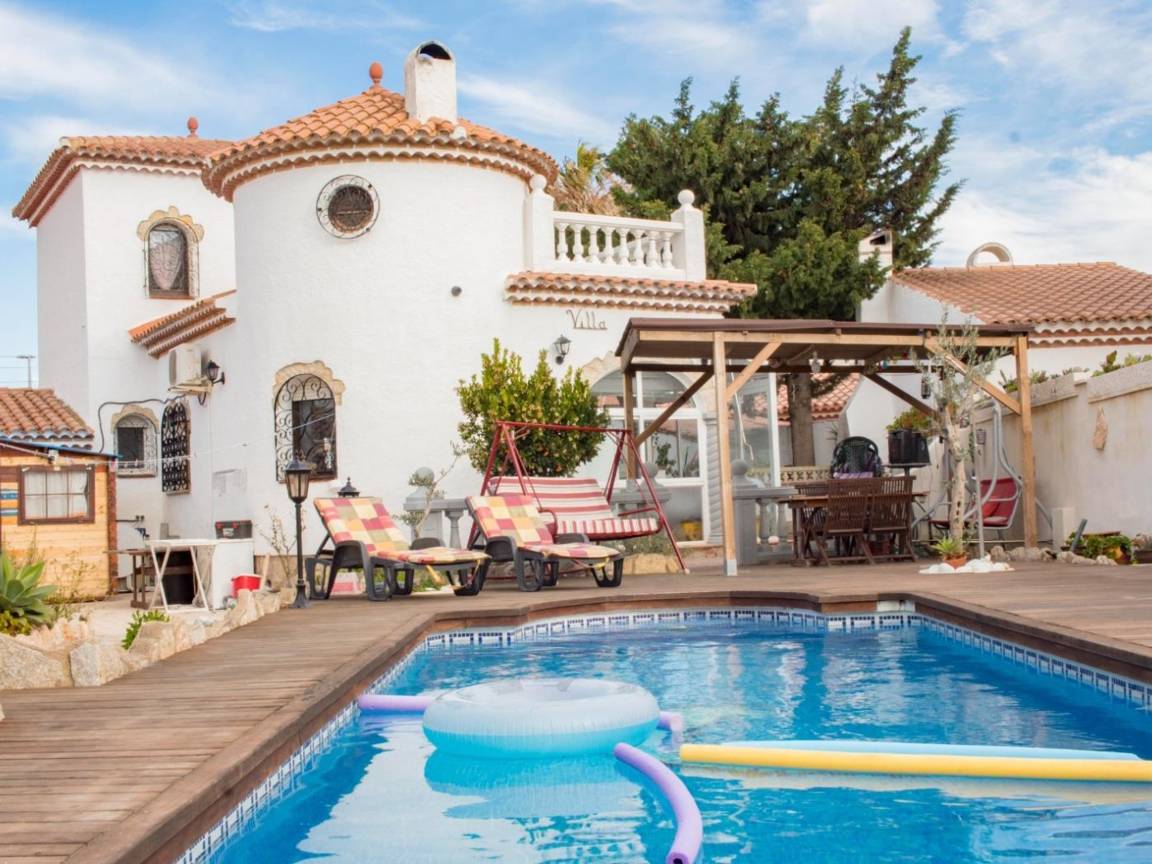95 M² Villa ∙ 4 Slaapkamers ∙ 8 Gasten - Mont-roig del Camp