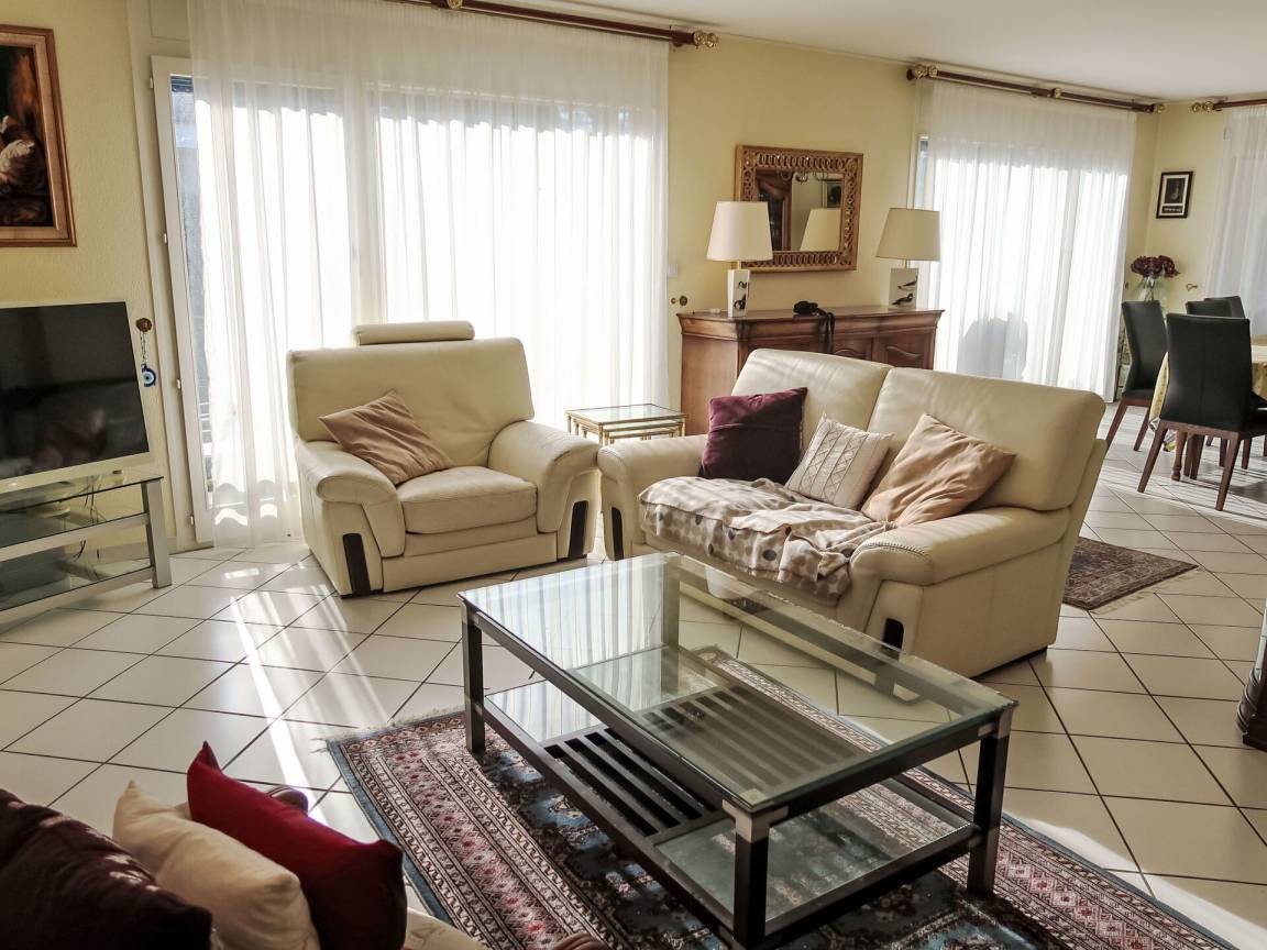 103 M² Villa ∙ 4 Chambres ∙ 8 Personnes - Ferney-Voltaire