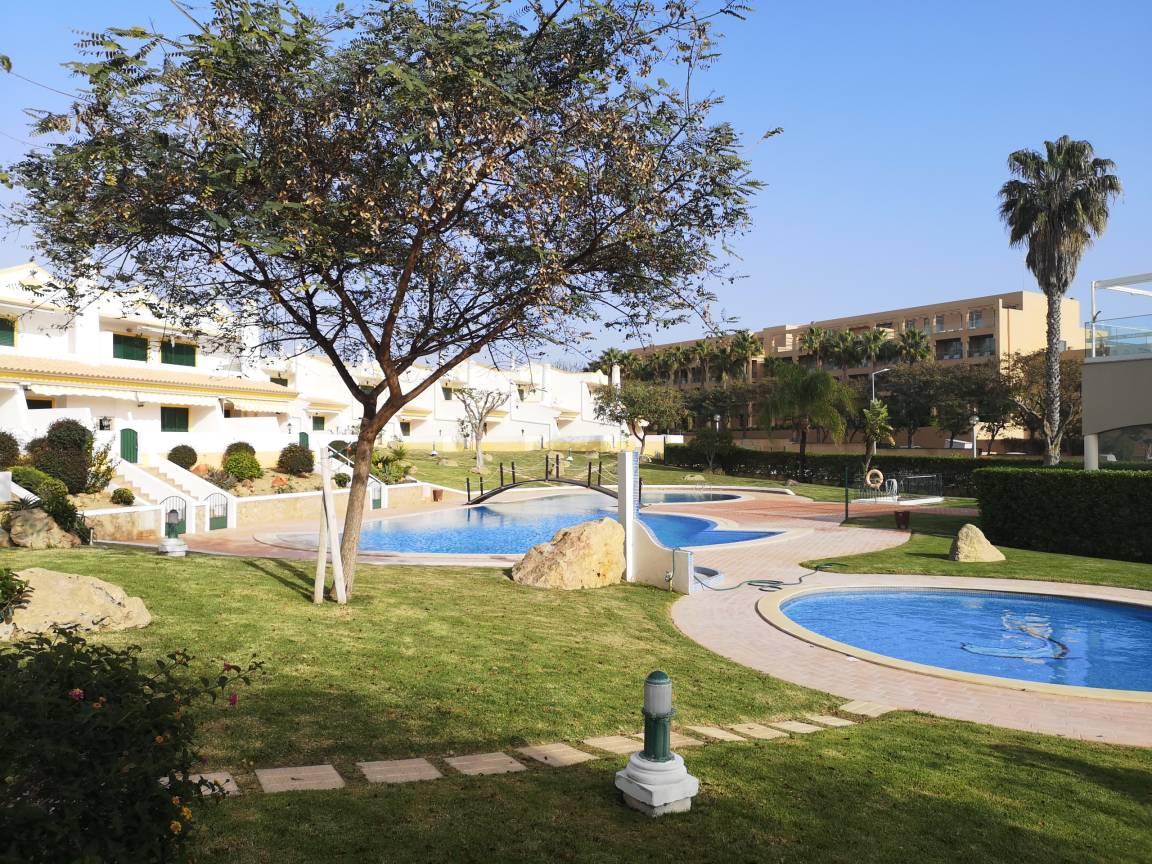 84 M² Ferienhaus ∙ 2 Schlafzimmer ∙ 6 Gäste - Albufeira
