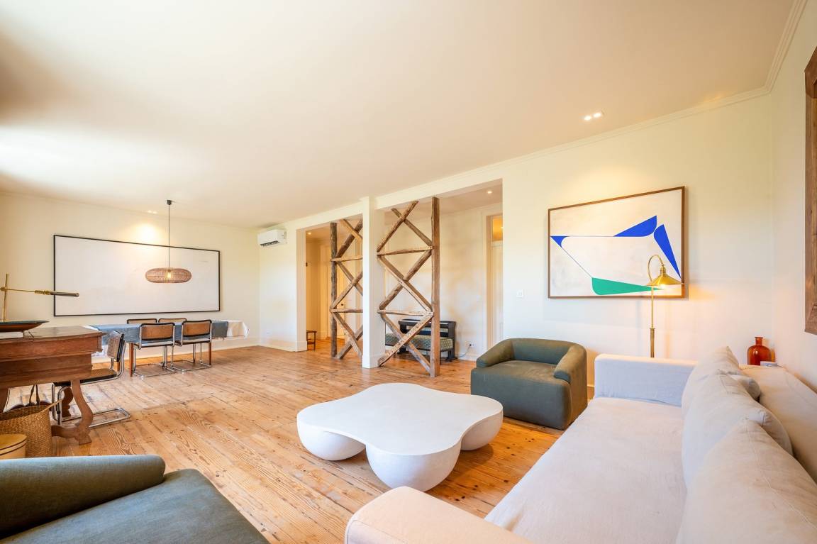 100 M² Apartamento ∙ 2 Quartos ∙ 5 Hóspedes - Avenidas Novas