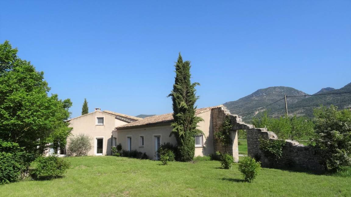 140 M² Gîte ∙ 4 Chambres ∙ 9 Personnes - Drôme