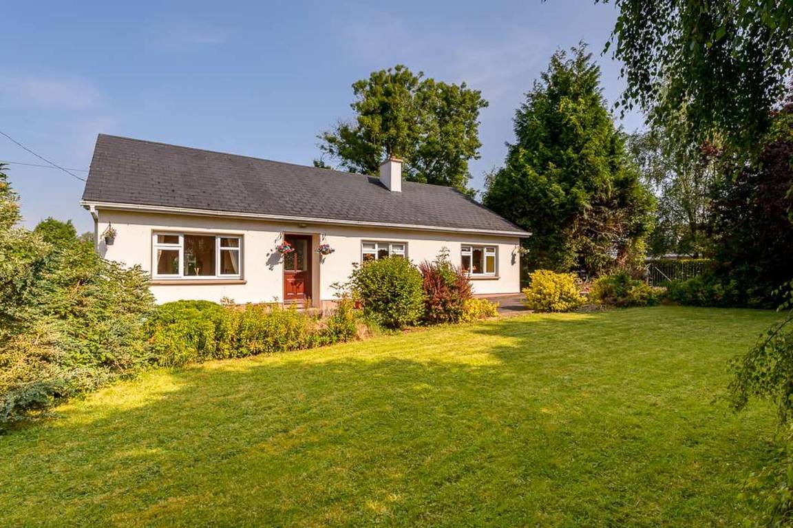 200 M² House ∙ 4 Bedrooms ∙ 16 Guests - Navan