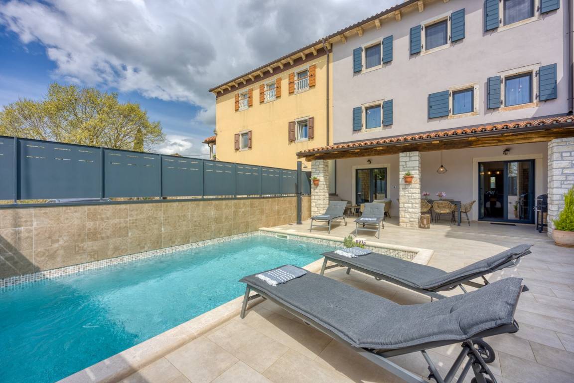 120 M² Villa ∙ 2 Schlafzimmer ∙ 4 Gäste - Buje