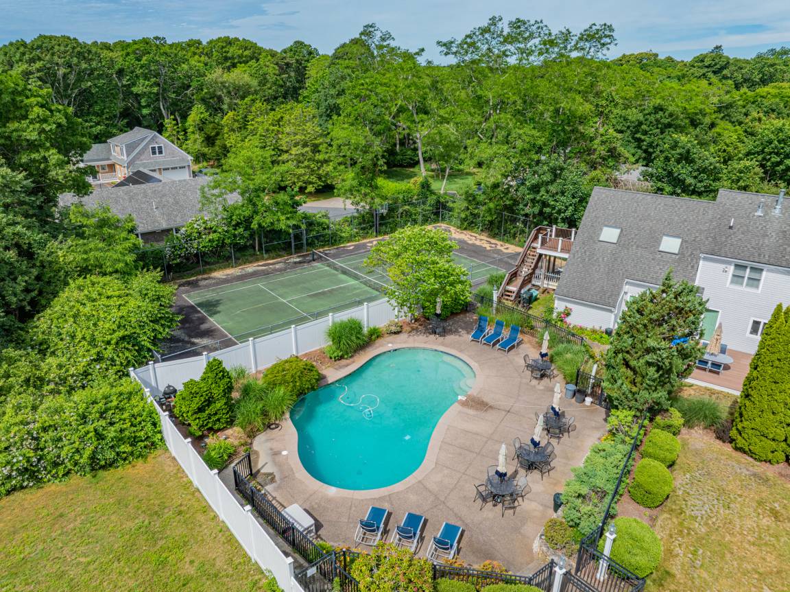 136 M² House ∙ 4 Bedrooms ∙ 10 Guests - Massachusetts