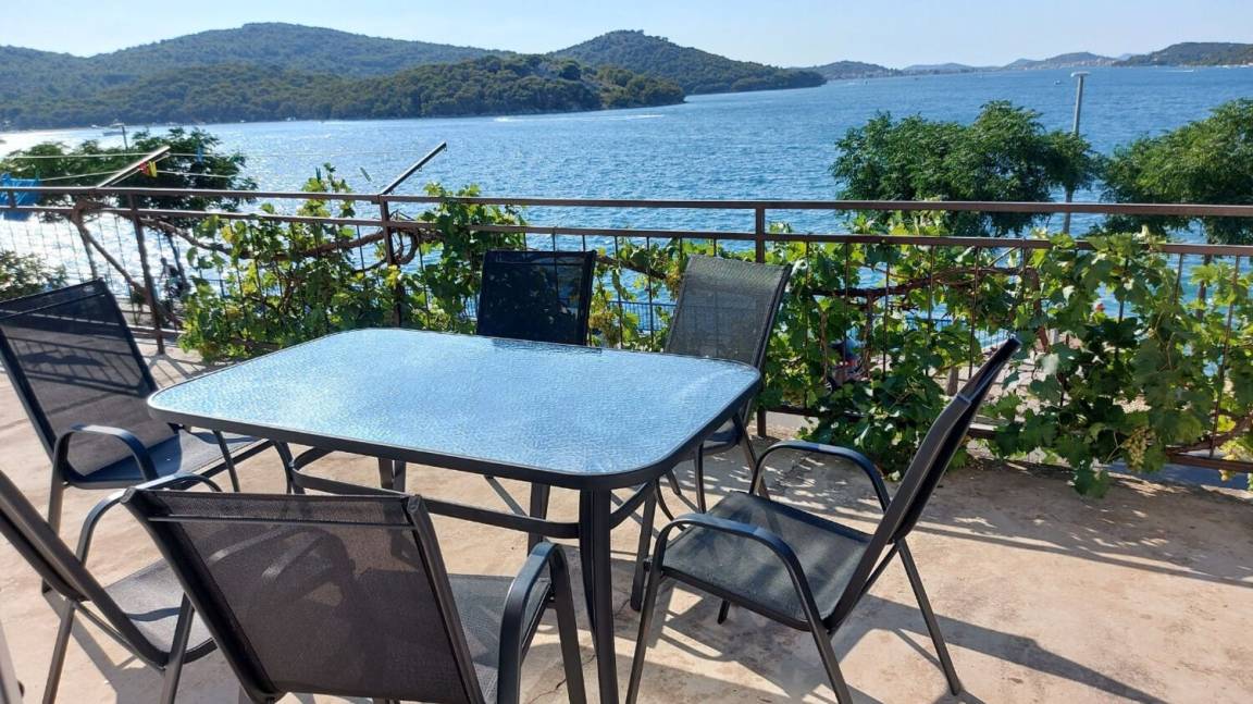 70 M² Apartment ∙ 3 Bedrooms ∙ 6 Guests - Murter