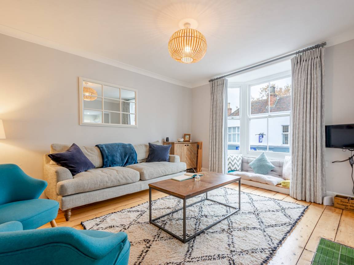 56 M² Apartment ∙ 2 Bedrooms ∙ 4 Guests - Whitstable Beach