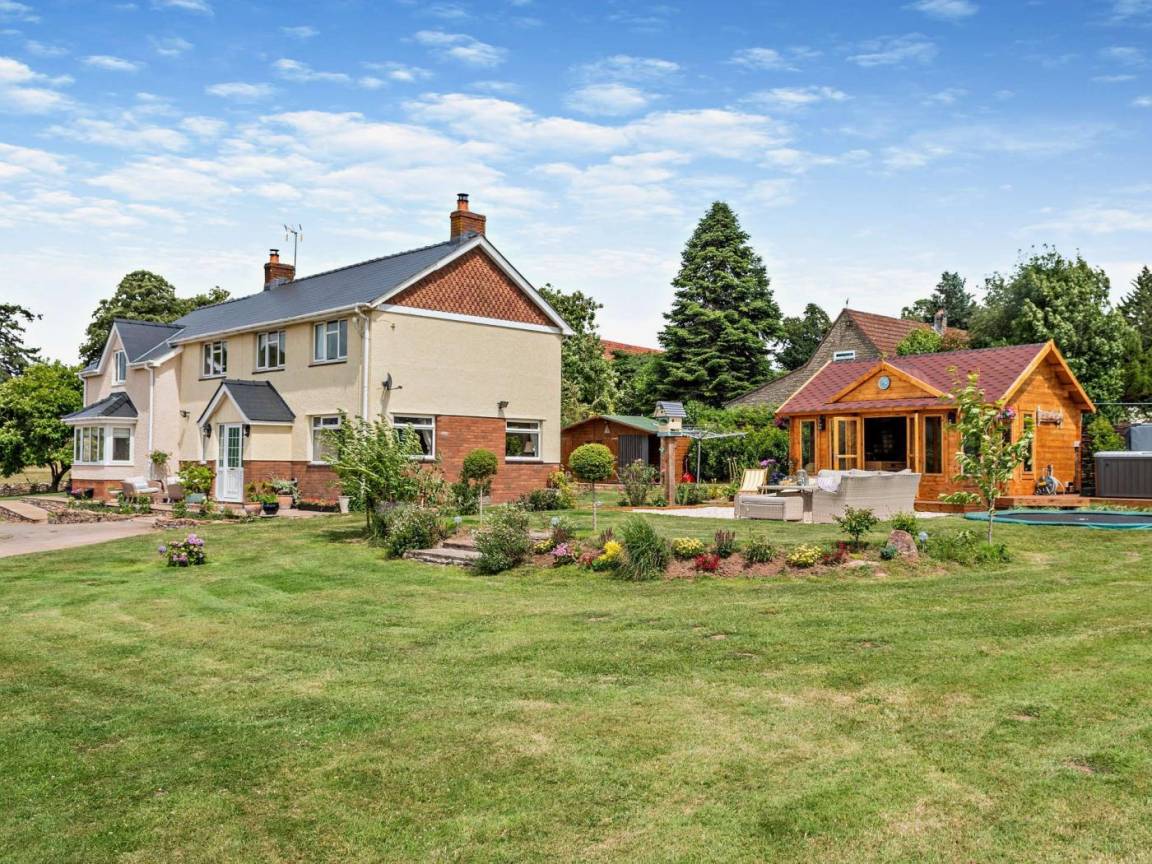 Cottage ∙ 4 Bedrooms ∙ 8 Guests - Forest of Dean