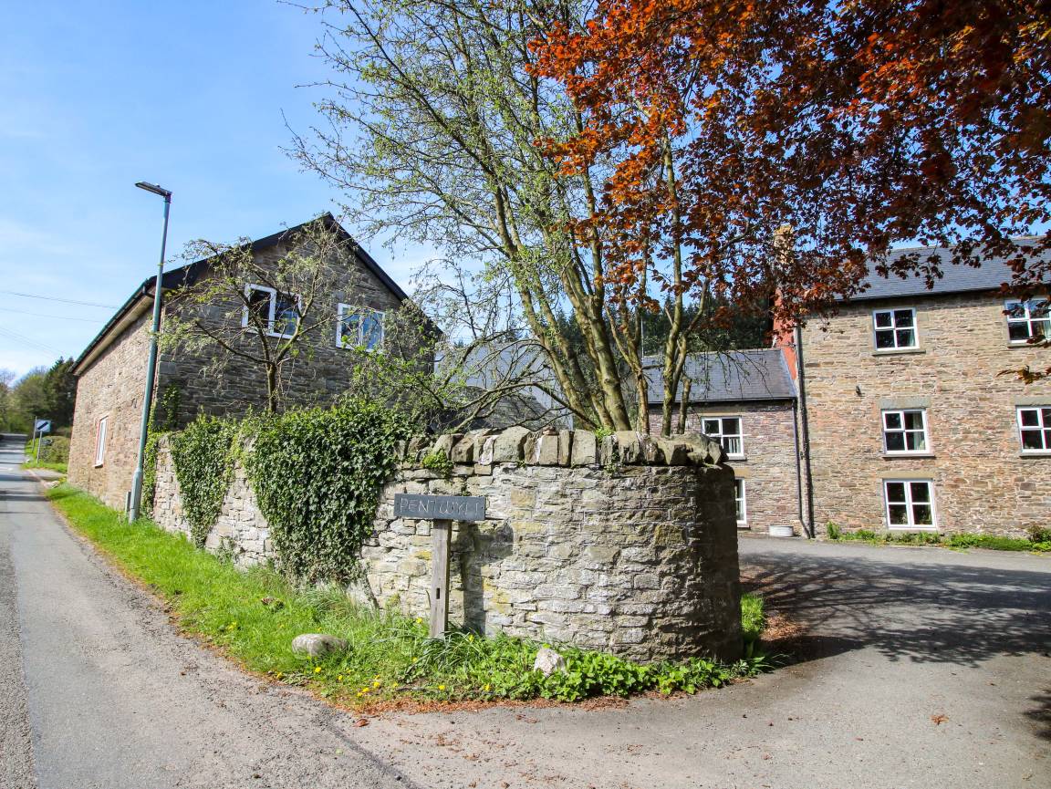 Cottage ∙ 2 Bedrooms ∙ 4 Guests - Hay-on-Wye