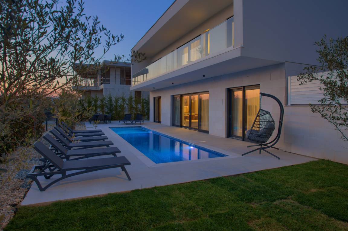 250 M² Villa ∙ 4 Bedrooms ∙ 10 Guests - Krk