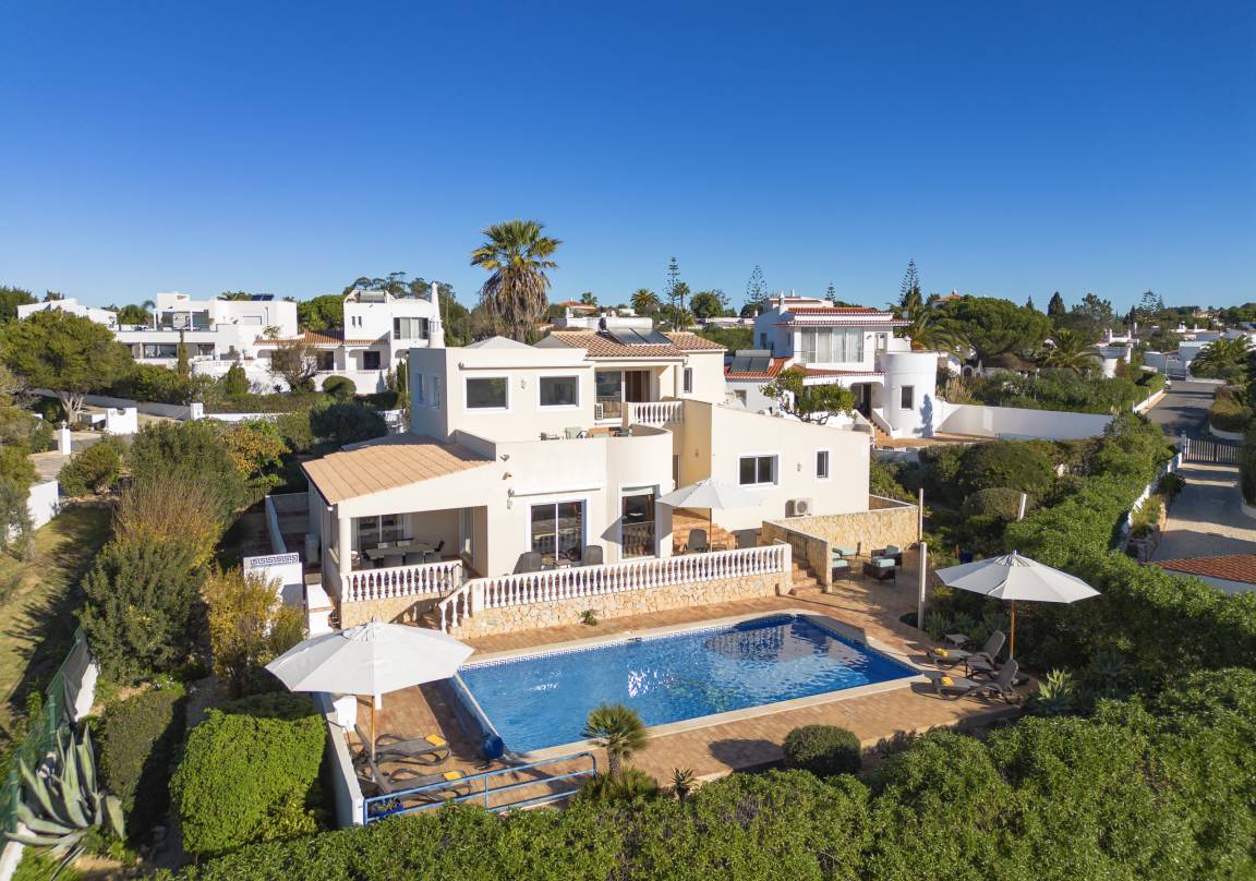 200 M² Villa ∙ 4 Bedrooms ∙ 8 Guests - Carvoeiro