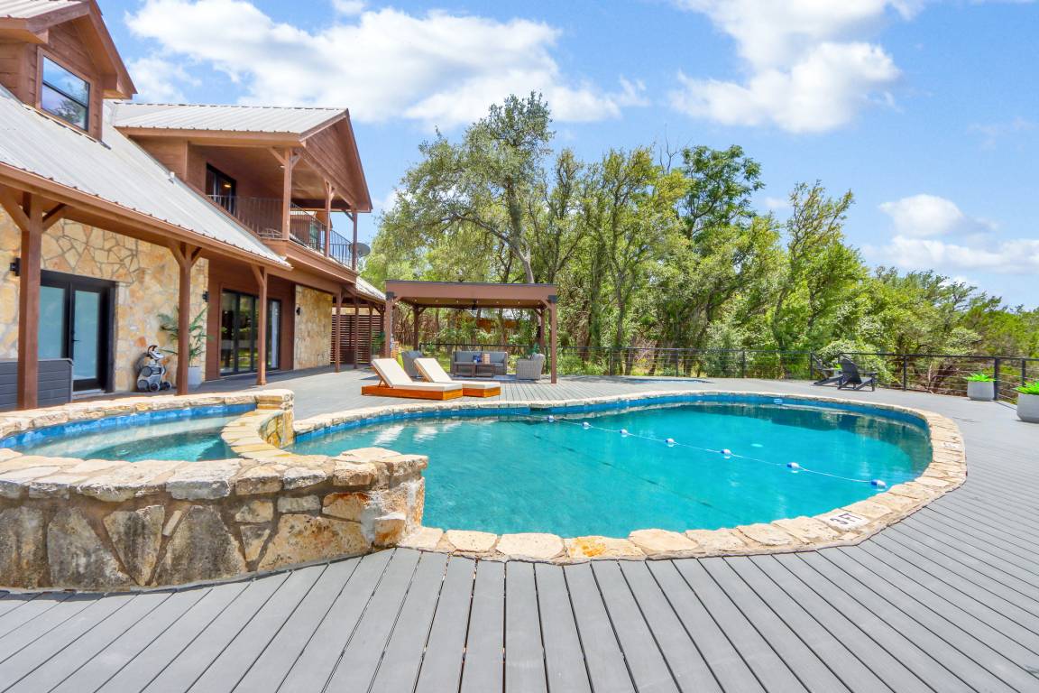 316 M² House ∙ 4 Bedrooms ∙ 15 Guests - Wimberley, TX