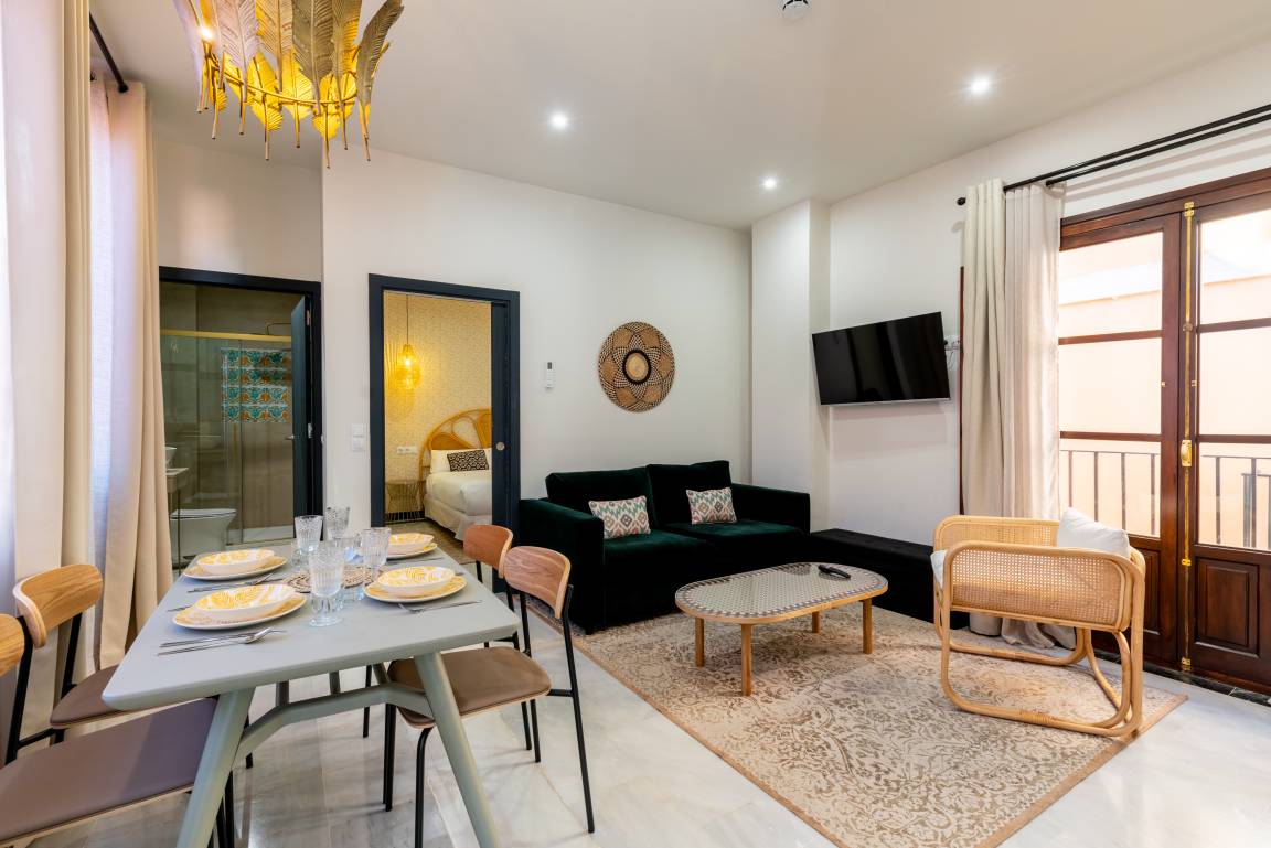 67 M² Apartment ∙ 2 Bedrooms ∙ 5 Guests - Seville