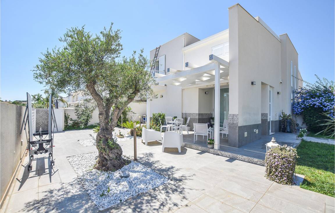 110 M² Maisonette ∙ 2 Bedrooms ∙ 4 Guests - San Lorenzo, Italy