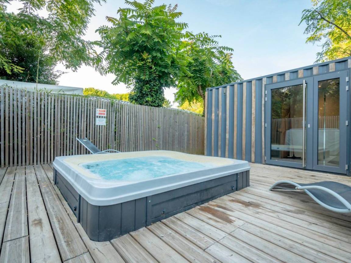 30 M² Caravan ∙ 2 Bedrooms ∙ 4 Guests - Île de Ré