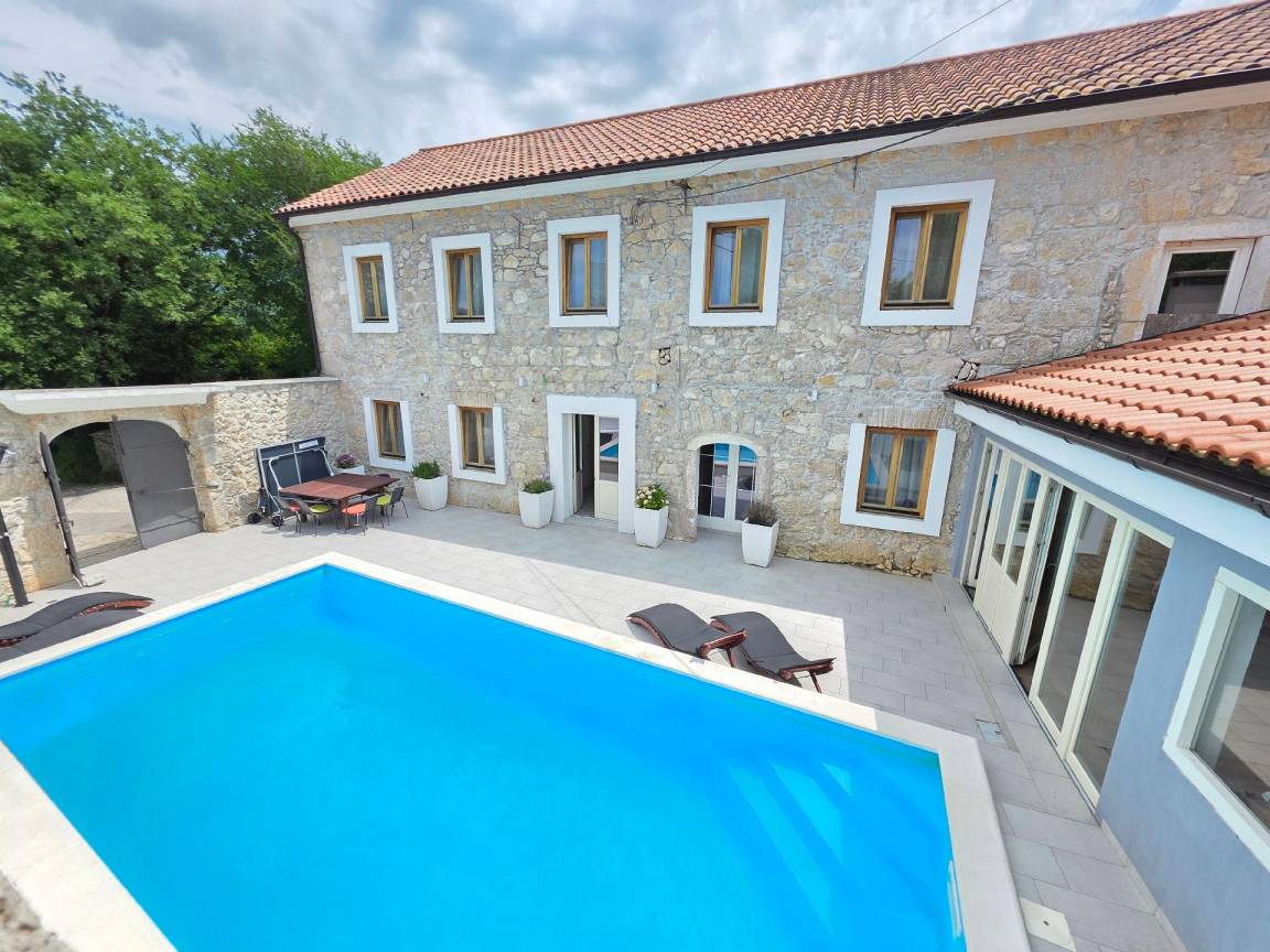 290 M² Ferienhaus ∙ 8 Schlafzimmer ∙ 16 Gäste - Crikvenica