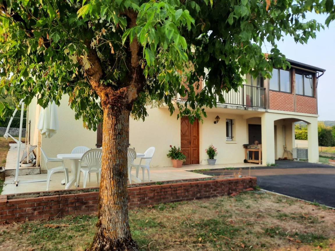 94 M² Gîte ∙ 3 Chambres ∙ 6 Personnes - Saint-Céré