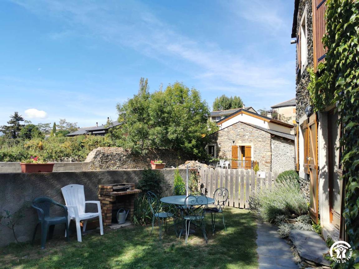 70 M² Gîte ∙ 2 Chambres ∙ 4 Personnes - Bourg-Madame
