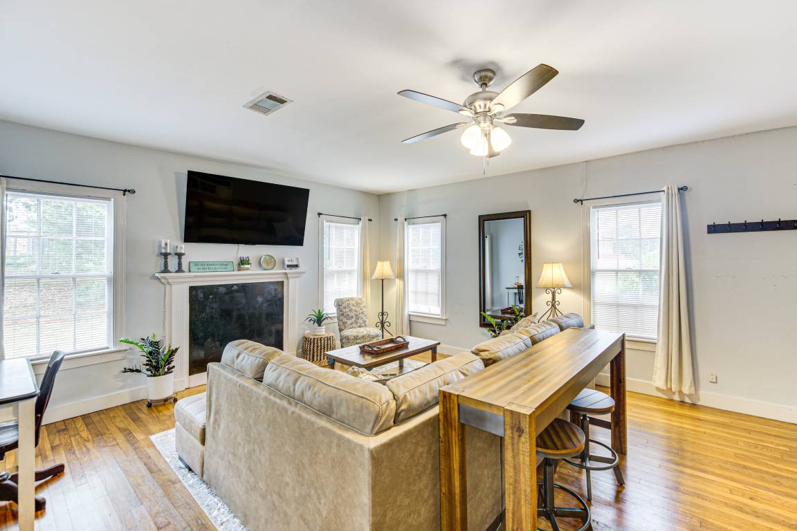 209 M² House ∙ 3 Bedrooms ∙ 6 Guests - Nacogdoches, TX