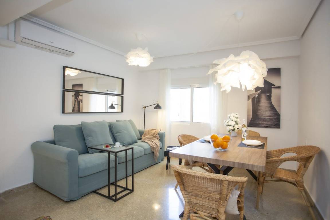 80 M² Apartamento ∙ 4 Habitaciones ∙ 4 Huéspedes - Manises