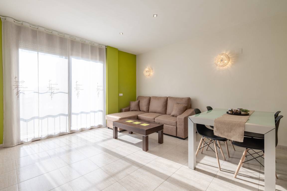 70 M² Apartamento ∙ 3 Habitaciones ∙ 5 Huéspedes - Tortosa