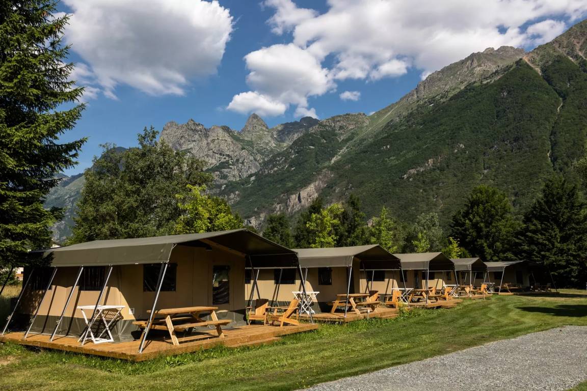 Caravan ∙ 2 Bedrooms ∙ 6 Guests - Isere