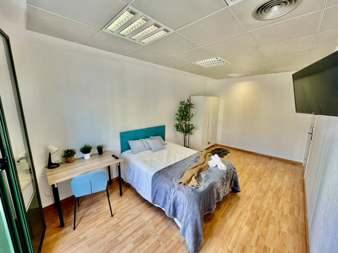 300 M² Private Room ∙ 1 Bedroom ∙ 2 Guests - Barcelona